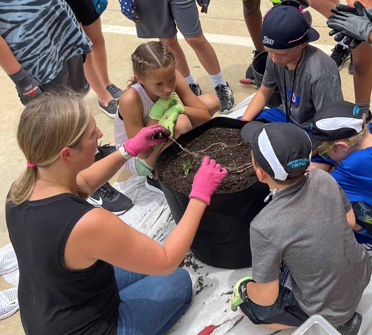 Ready to Learn – Youth Programs - Tarrant Area Food Bank